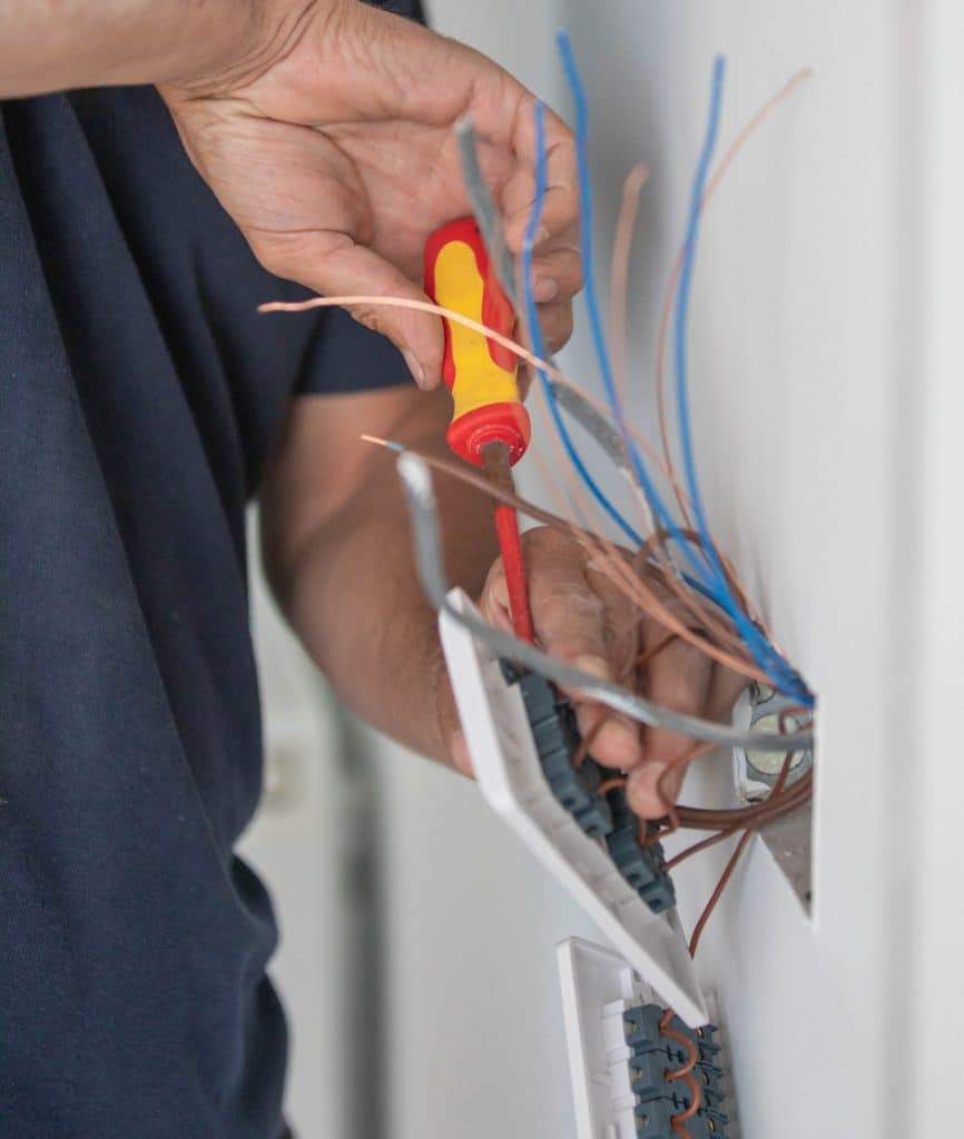 Calgary Electrician, Electrical Contractors | Colz Electric
